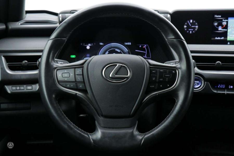 Grey Lexus UX 250h 2021 in Vilnius, with an engine capacity of 1.99 L and mileage of 120 thousand km for 24400 €, photo 13 on AUTOMOTO.COM.LV