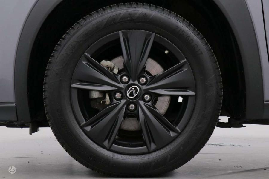 Grey Lexus UX 250h 2021 in Vilnius, with an engine capacity of 1.99 L and mileage of 120 thousand km for 24400 €, photo 16 on AUTOMOTO.COM.LV