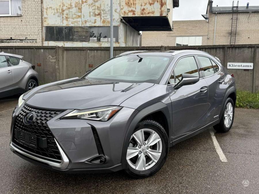 Pelēks Lexus UX 250h 2021 Viļņa, ar dzinēja tilpumu 1.99 L un nobraukumu 210 tūkst. km par 17900 €, foto 1 vietnē AUTOMOTO.COM.LV