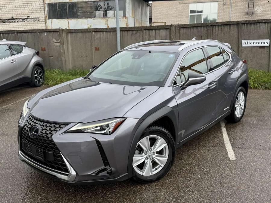 Pelēks Lexus UX 250h 2021 Viļņa, ar dzinēja tilpumu 1.99 L un nobraukumu 210 tūkst. km par 17900 €, foto 3 vietnē AUTOMOTO.COM.LV