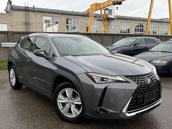 Grey Lexus UX 250h 2021 in Vilnius, with an engine capacity of 1.99 L and mileage of 210 thousand km for 17900 €, photo 5 on AUTOMOTO.COM.LV