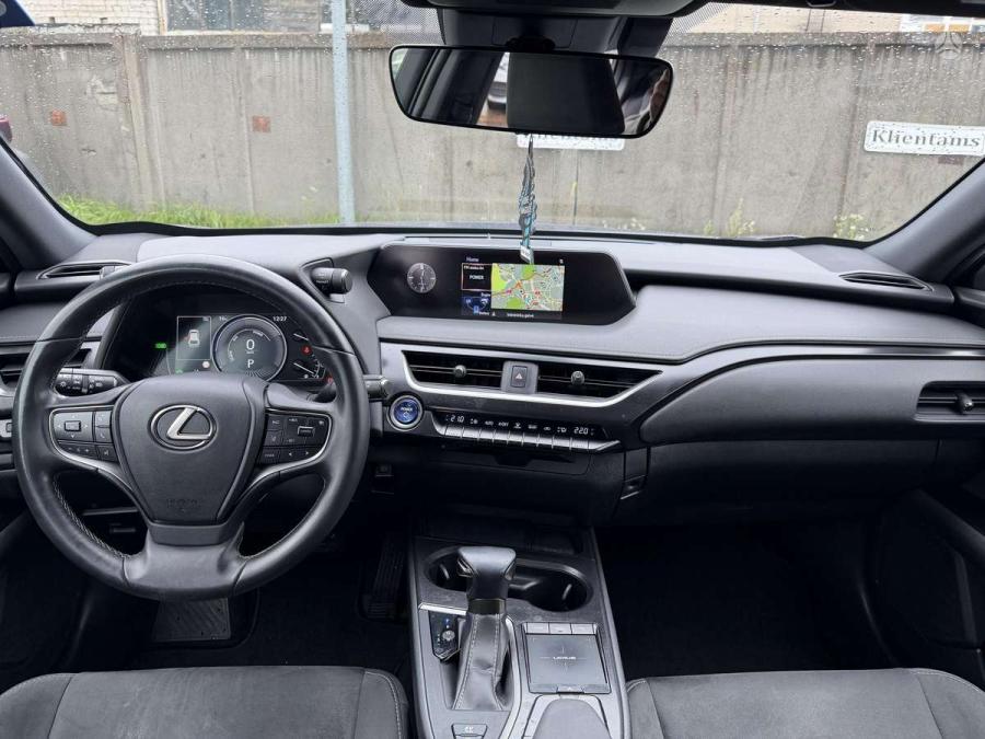 Pelēks Lexus UX 250h 2021 Viļņa, ar dzinēja tilpumu 1.99 L un nobraukumu 210 tūkst. km par 17900 €, foto 14 vietnē AUTOMOTO.COM.LV