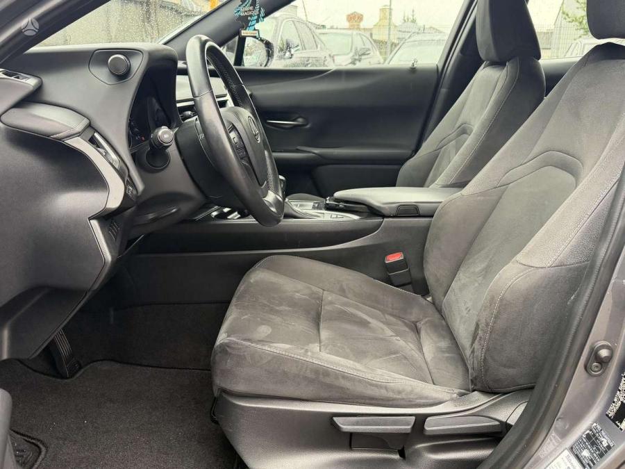 Pelēks Lexus UX 250h 2021 Viļņa, ar dzinēja tilpumu 1.99 L un nobraukumu 210 tūkst. km par 17900 €, foto 16 vietnē AUTOMOTO.COM.LV