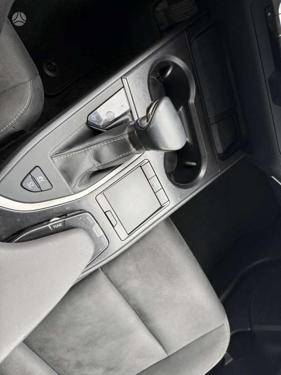 Pelēks Lexus UX 250h 2021 Viļņa, ar dzinēja tilpumu 1.99 L un nobraukumu 210 tūkst. km par 17900 €, foto 18 vietnē AUTOMOTO.COM.LV