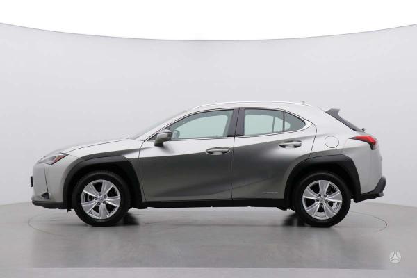 Grey Lexus UX 250h 2022 in Vilnius, with an engine capacity of 1.99 L and mileage of 62 thousand km for 24900 €, photo 4 on AUTOMOTO.COM.LV