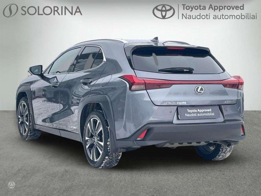 Pelēks Lexus UX 250h 2022 Klaipėda, ar dzinēja tilpumu 1.99 L un nobraukumu 54 tūkst. km par 25700 €, foto 16 vietnē AUTOMOTO.COM.LV