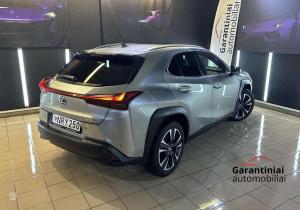 Pelēks Lexus UX 250h 2023 Viļņa, ar dzinēja tilpumu 1.99 L un nobraukumu 48 tūkst. km par 28950 €, foto 2 vietnē AUTOMOTO.COM.LV