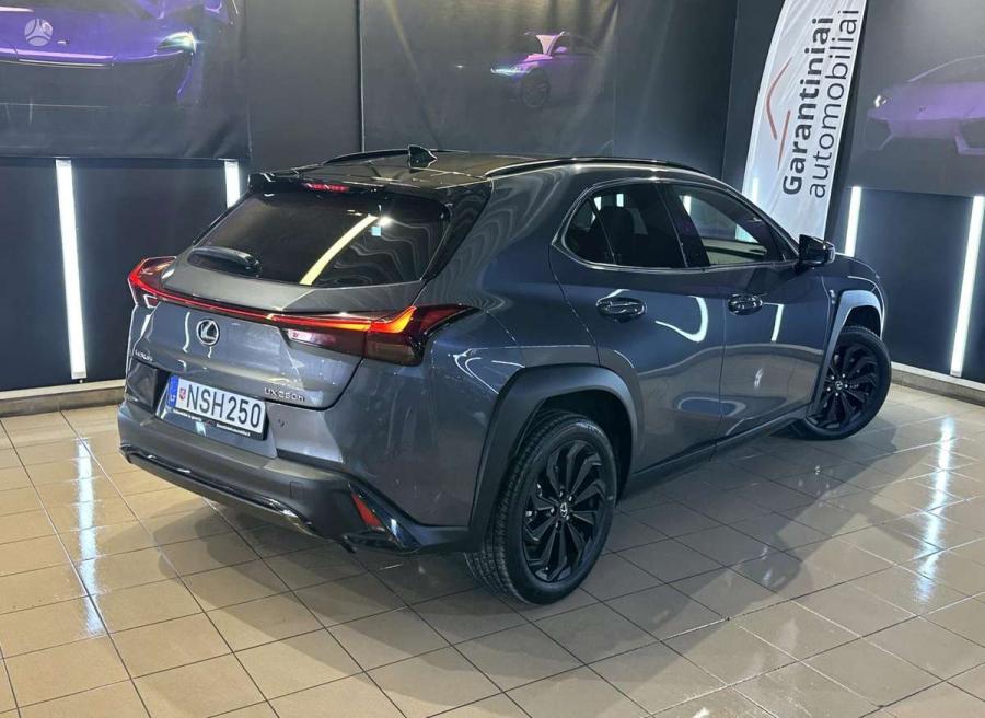 Pelēks Lexus UX 250h 2023 Viļņa, ar dzinēja tilpumu 2.00 L un nobraukumu 47 tūkst. km par 31750 €, foto 3 vietnē AUTOMOTO.COM.LV