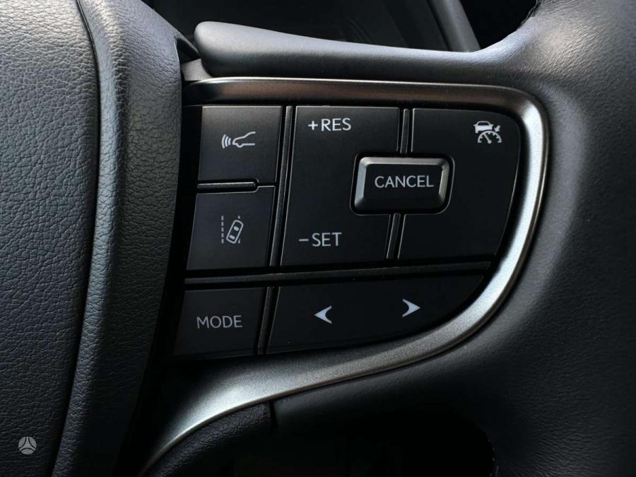 Pelēks Lexus UX 250h 2023 Viļņa, ar dzinēja tilpumu 2.00 L un nobraukumu 47 tūkst. km par 31750 €, foto 13 vietnē AUTOMOTO.COM.LV