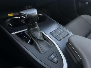 Pelēks Lexus UX 250h 2023 Viļņa, ar dzinēja tilpumu 2.00 L un nobraukumu 47 tūkst. km par 31750 €, foto 22 vietnē AUTOMOTO.COM.LV