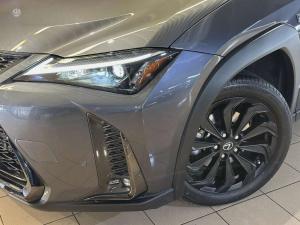 Pelēks Lexus UX 250h 2023 Viļņa, ar dzinēja tilpumu 2.00 L un nobraukumu 47 tūkst. km par 31750 €, foto 31 vietnē AUTOMOTO.COM.LV