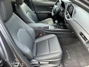 Серый Лексус UX 250h 2023 в Авиженяй, объемом двигателя 2.00 л и пробегом 47 тыс. км за 31750 €, фото 5 на AUTOMOTO.COM.LV