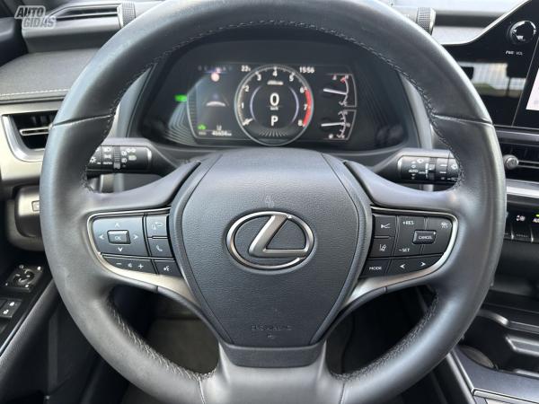 Grey Lexus UX 250h 2023 in Avizieniai, with an engine capacity of 2.00 L and mileage of 47 thousand km for 31750 €, photo 6 on AUTOMOTO.COM.LV
