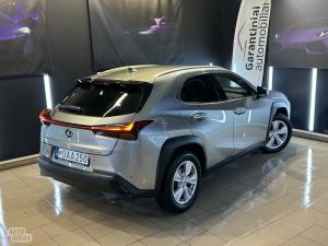 Серый Лексус UX 250h 2023 в Авиженяй, объемом двигателя 2.00 л и пробегом 137 тыс. км за 24950 €, фото 3 на AUTOMOTO.COM.LV