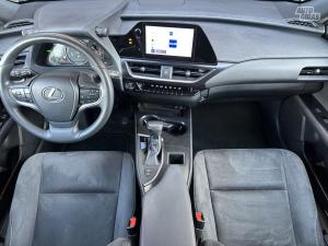 Серый Лексус UX 250h 2023 в Авиженяй, объемом двигателя 2.00 л и пробегом 137 тыс. км за 24950 €, фото 4 на AUTOMOTO.COM.LV