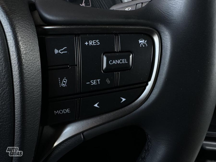 Серый Лексус UX 250h 2023 в Авиженяй, объемом двигателя 2.00 л и пробегом 137 тыс. км за 24950 €, фото 11 на AUTOMOTO.COM.LV