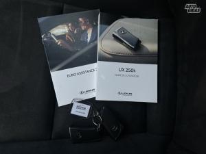 Серый Лексус UX 250h 2023 в Авиженяй, объемом двигателя 2.00 л и пробегом 137 тыс. км за 24950 €, фото 29 на AUTOMOTO.COM.LV