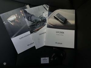 Серый Лексус UX 250h 2023 в Вильнюс, объемом двигателя 2.00 л и пробегом 39 тыс. км за 29950 €, фото 34 на AUTOMOTO.COM.LV