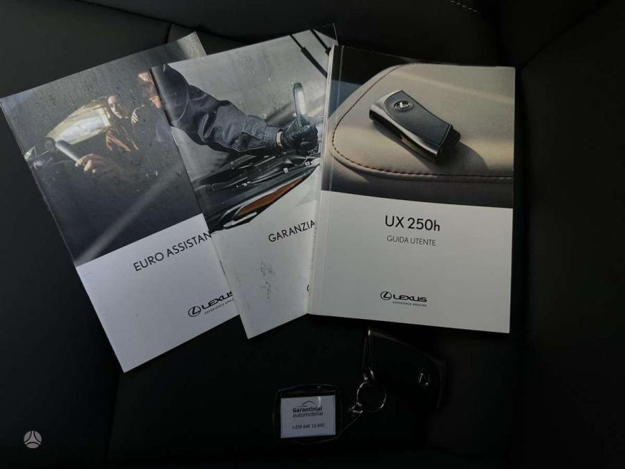 Серый Лексус UX 250h 2023 в Вильнюс, объемом двигателя 2.00 л и пробегом 39 тыс. км за 29950 €, фото 34 на AUTOMOTO.COM.LV