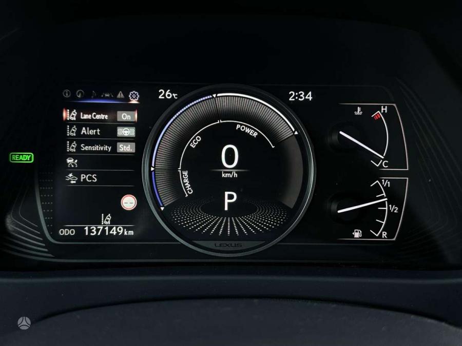 Grey Lexus UX 250h 2023 in Vilnius, with an engine capacity of 2.00 L and mileage of 137 thousand km for 24950 €, photo 8 on AUTOMOTO.COM.LV