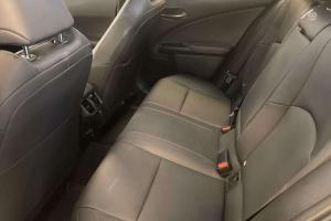 Pelēks Lexus UX 250h 2023 Viļņa, ar dzinēja tilpumu 1.99 L un nobraukumu 38 tūkst. km par 31000 €, foto 17 vietnē AUTOMOTO.COM.LV
