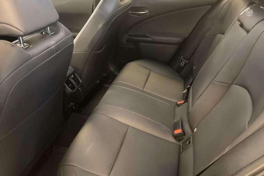 Pelēks Lexus UX 250h 2023 Viļņa, ar dzinēja tilpumu 1.99 L un nobraukumu 38 tūkst. km par 31000 €, foto 17 vietnē AUTOMOTO.COM.LV
