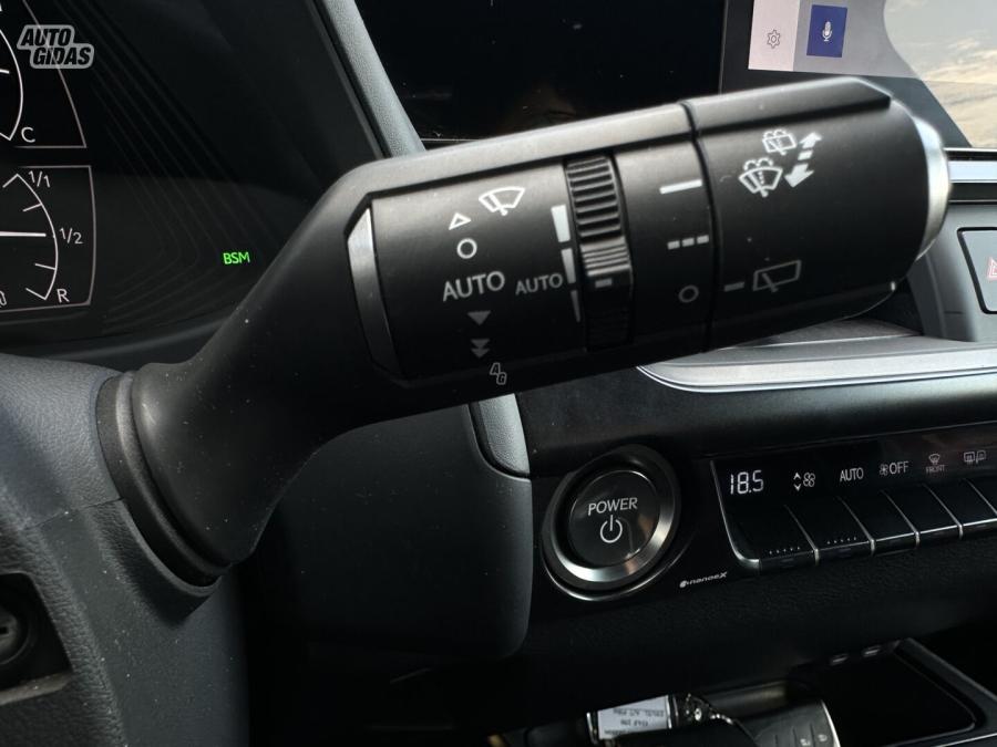 Grey Lexus UX 250h 2023 in Avizieniai, with an engine capacity of 2.00 L and mileage of 31 thousand km for 30950 €, photo 14 on AUTOMOTO.COM.LV