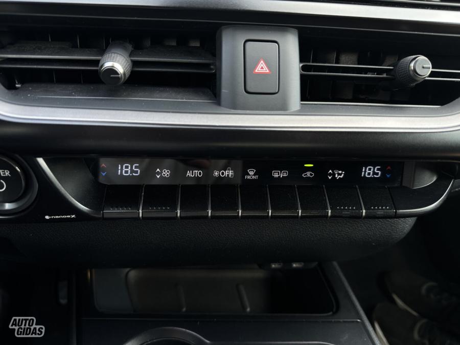 Grey Lexus UX 250h 2023 in Avizieniai, with an engine capacity of 2.00 L and mileage of 31 thousand km for 30950 €, photo 20 on AUTOMOTO.COM.LV
