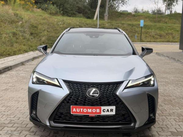 Grey Lexus UX 250h 2024 in Vilnius, with an engine capacity of 1.99 L and mileage of 61 thousand km for 31500 €, photo 3 on AUTOMOTO.COM.LV