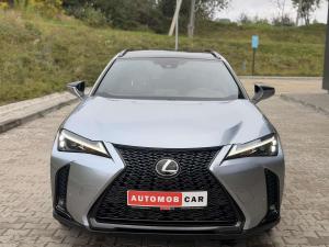 Grey Lexus UX 250h 2024 in Vilnius, with an engine capacity of 1.99 L and mileage of 61 thousand km for 31500 €, photo 3 on AUTOMOTO.COM.LV
