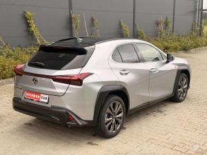 Grey Lexus UX 250h 2024 in Vilnius, with an engine capacity of 1.99 L and mileage of 61 thousand km for 31500 €, photo 7 on AUTOMOTO.COM.LV