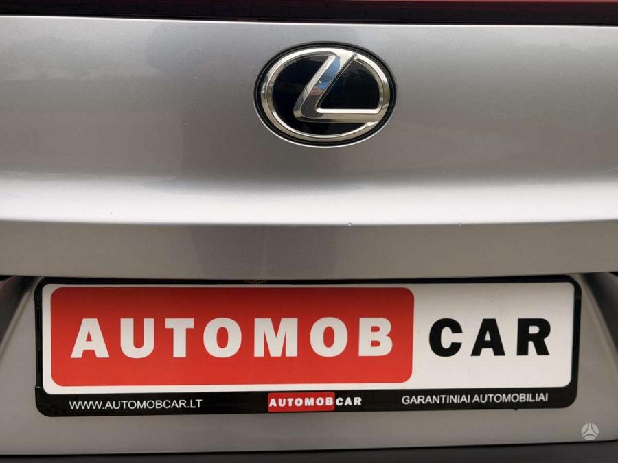 Grey Lexus UX 250h 2024 in Vilnius, with an engine capacity of 1.99 L and mileage of 61 thousand km for 31500 €, photo 19 on AUTOMOTO.COM.LV