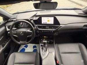 Grey Lexus UX 250h 2024 in Vilnius, with an engine capacity of 1.99 L and mileage of 61 thousand km for 31500 €, photo 26 on AUTOMOTO.COM.LV