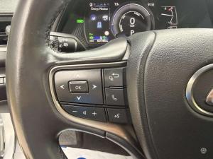 Grey Lexus UX 250h 2024 in Vilnius, with an engine capacity of 1.99 L and mileage of 61 thousand km for 31500 €, photo 32 on AUTOMOTO.COM.LV