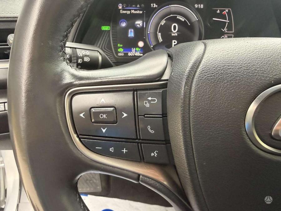 Grey Lexus UX 250h 2024 in Vilnius, with an engine capacity of 1.99 L and mileage of 61 thousand km for 31500 €, photo 32 on AUTOMOTO.COM.LV