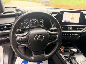 Grey Lexus UX 250h 2024 in Vilnius, with an engine capacity of 1.99 L and mileage of 61 thousand km for 31500 €, photo 34 on AUTOMOTO.COM.LV