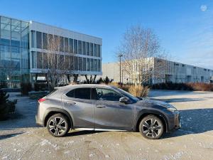 Grey Lexus UX 250h 2019 in Vilnius, with an engine capacity of 1.99 L and mileage of 93 thousand km for 19900 €, photo 4 on AUTOMOTO.COM.LV