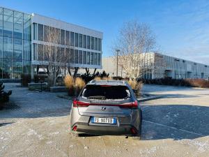 Grey Lexus UX 250h 2019 in Vilnius, with an engine capacity of 1.99 L and mileage of 93 thousand km for 19900 €, photo 6 on AUTOMOTO.COM.LV
