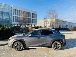 Grey Lexus UX 250h 2019 in Vilnius, with an engine capacity of 1.99 L and mileage of 93 thousand km for 19900 €, photo 8 on AUTOMOTO.COM.LV