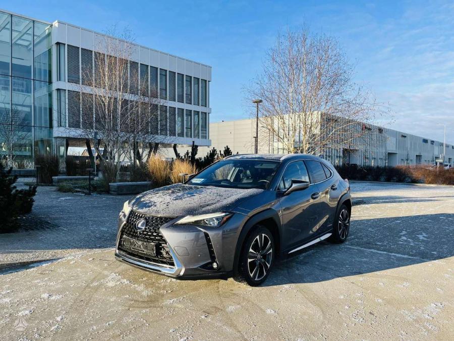 Grey Lexus UX 250h 2019 in Vilnius, with an engine capacity of 1.99 L and mileage of 93 thousand km for 19900 €, photo 9 on AUTOMOTO.COM.LV