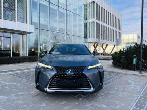 Grey Lexus UX 250h 2019 in Vilnius, with an engine capacity of 1.99 L and mileage of 93 thousand km for 19900 €, photo 10 on AUTOMOTO.COM.LV