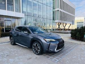 Grey Lexus UX 250h 2019 in Vilnius, with an engine capacity of 1.99 L and mileage of 93 thousand km for 19900 €, photo 11 on AUTOMOTO.COM.LV