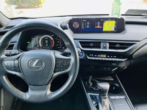 Grey Lexus UX 250h 2019 in Vilnius, with an engine capacity of 1.99 L and mileage of 93 thousand km for 19900 €, photo 16 on AUTOMOTO.COM.LV