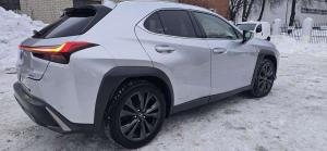 Grey Lexus UX 250h 2019 in Klaipeda, with an engine capacity of 2.00 L and mileage of 95 thousand km for 23500 €, photo 9 on AUTOMOTO.COM.LV