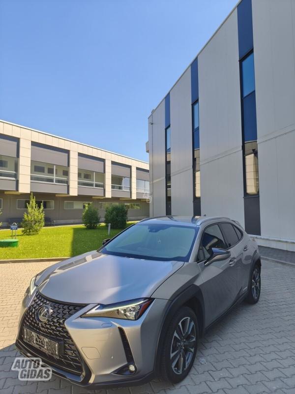 Pelēks Lexus UX 250h 2019 Viļņa, ar dzinēja tilpumu 2.00 L un nobraukumu 71 tūkst. km par 28000 €, foto 5 vietnē AUTOMOTO.COM.LV
