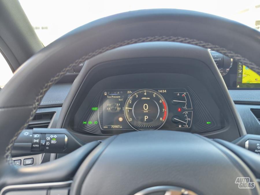 Grey Lexus UX 250h 2019 in Vilnius, with an engine capacity of 2.00 L and mileage of 71 thousand km for 28000 €, photo 8 on AUTOMOTO.COM.LV