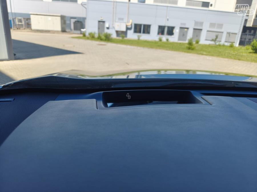 Grey Lexus UX 250h 2019 in Vilnius, with an engine capacity of 2.00 L and mileage of 71 thousand km for 28000 €, photo 12 on AUTOMOTO.COM.LV