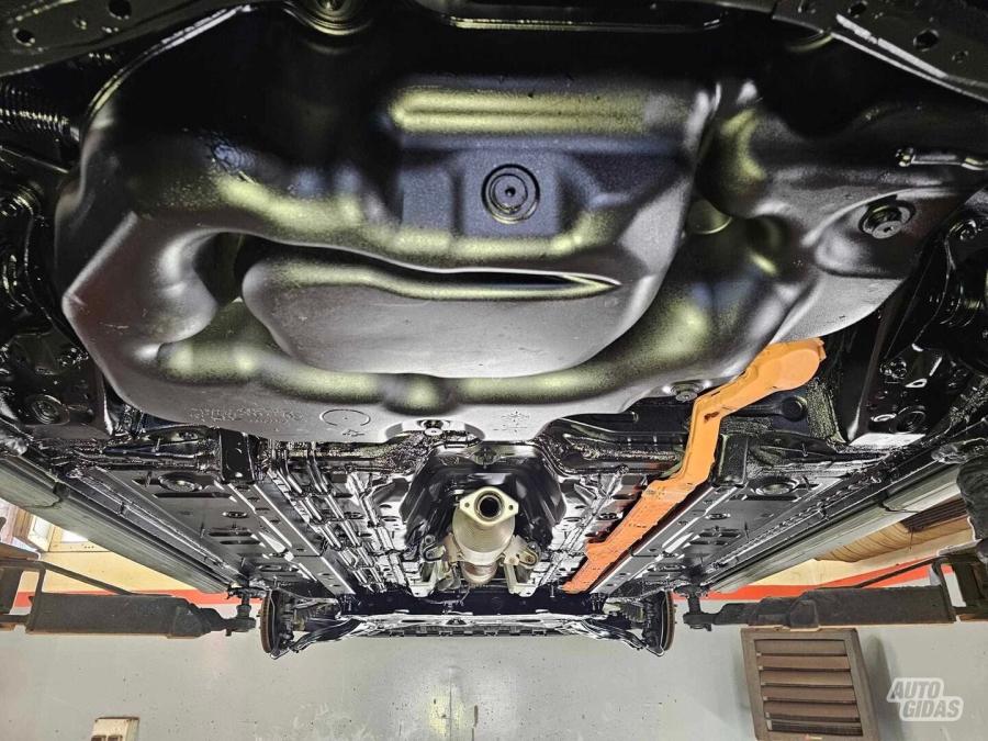 Grey Lexus UX 250h 2019 in Vilnius, with an engine capacity of 2.00 L and mileage of 71 thousand km for 28000 €, photo 20 on AUTOMOTO.COM.LV