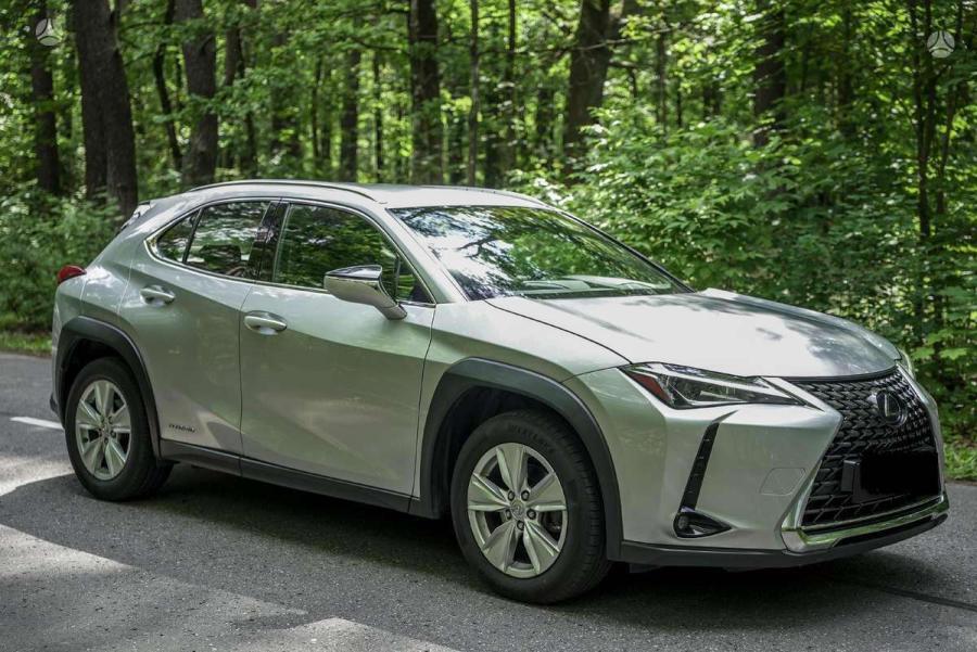 Grey Lexus UX 250h 2021 in Vilnius, with an engine capacity of 2.00 L and mileage of 126 thousand km for 23100 €, photo 8 on AUTOMOTO.COM.LV