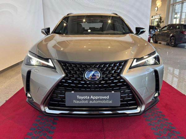 Grey Lexus UX 250h 2021 in Siauliai, with an engine capacity of 1.99 L and mileage of 64 thousand km for 24500 €, photo 4 on AUTOMOTO.COM.LV